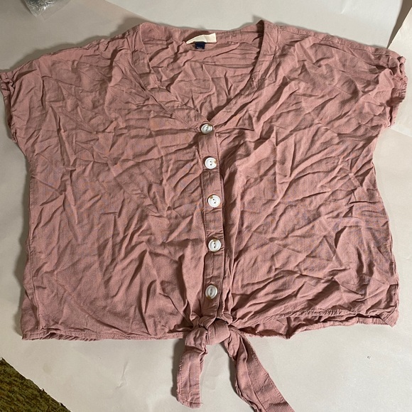 Universal Thread | Tops | Universal Threads Medium Button Front Top ...